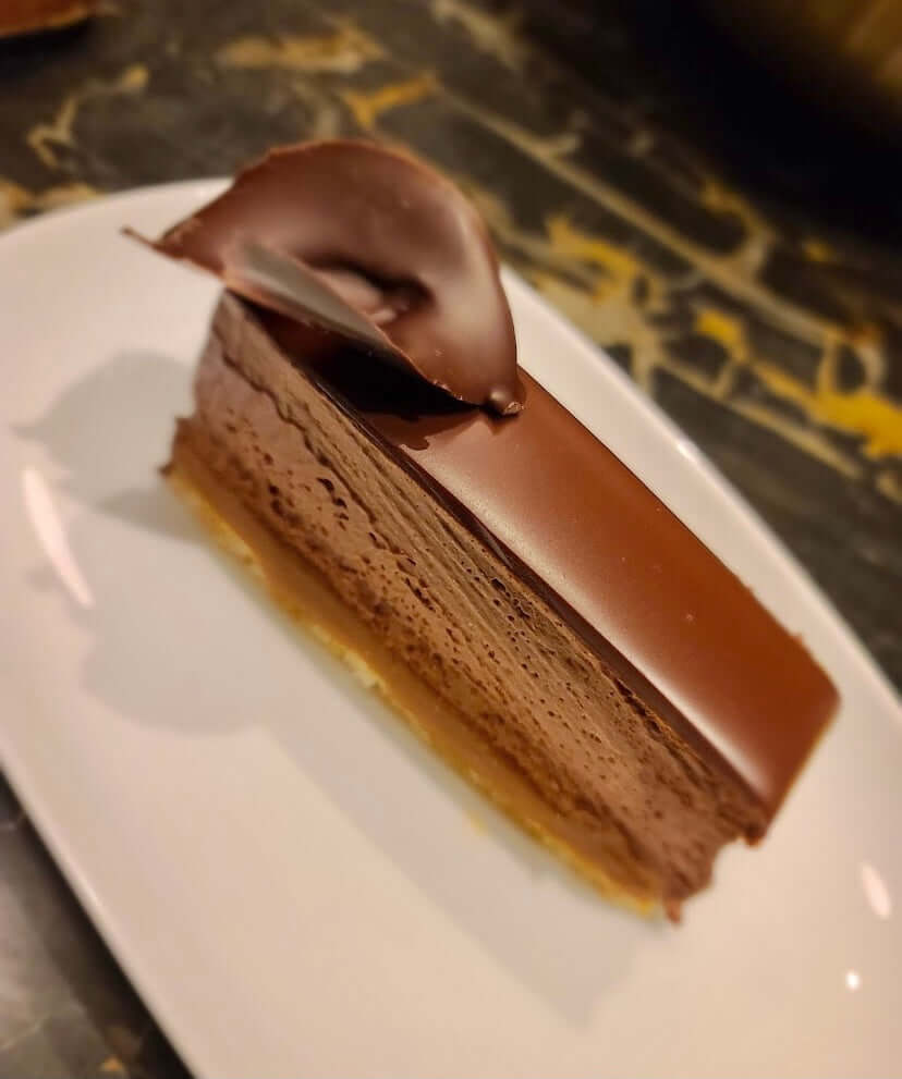 CHOCOLATE MARVEL CAKE – Vancouver Red Rose